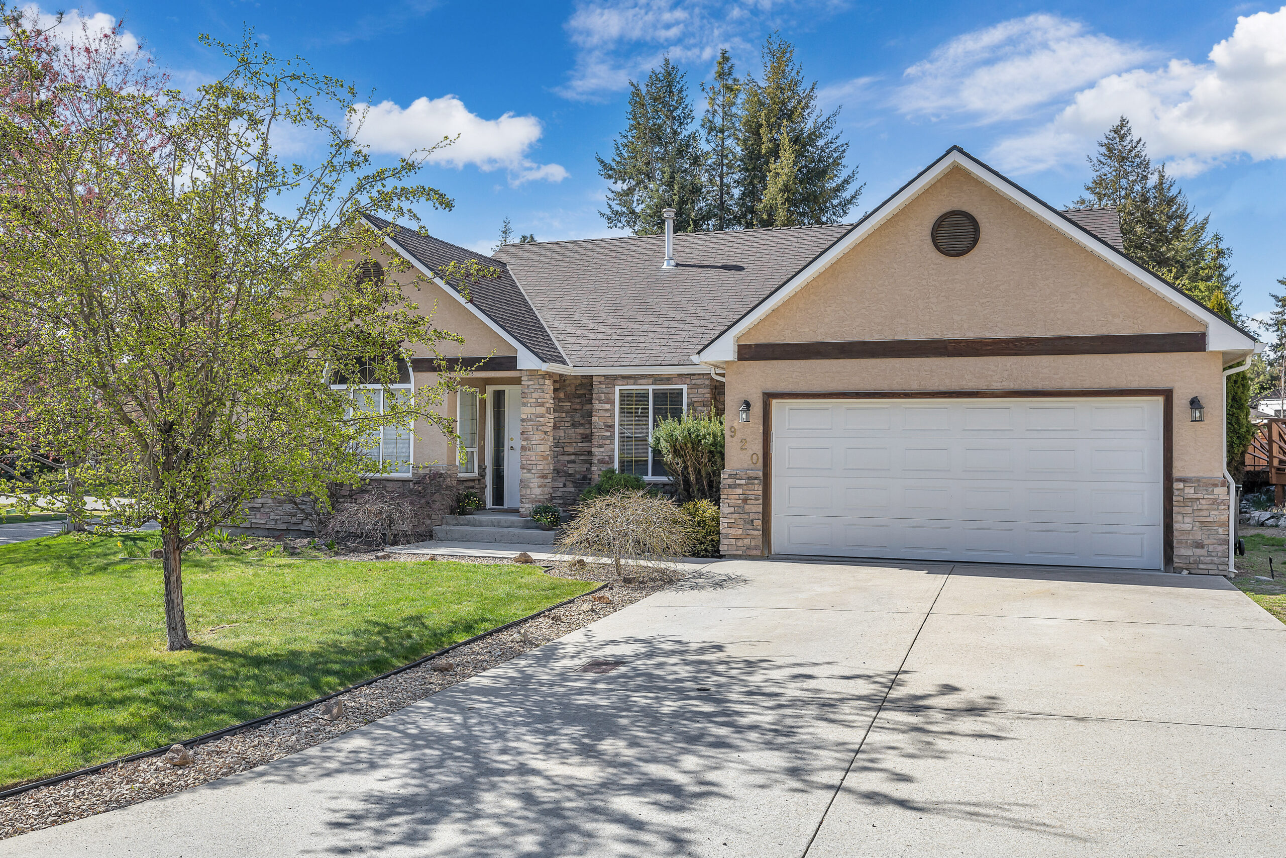 Kelowna Real Estate | RE/MAX Kelowna - Nyrose & Associates